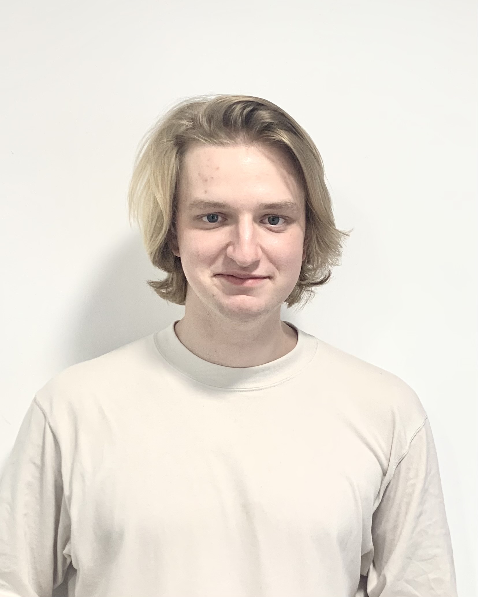 PHOTO MIKHAIL KUZNETSOV - COLOR.jpg